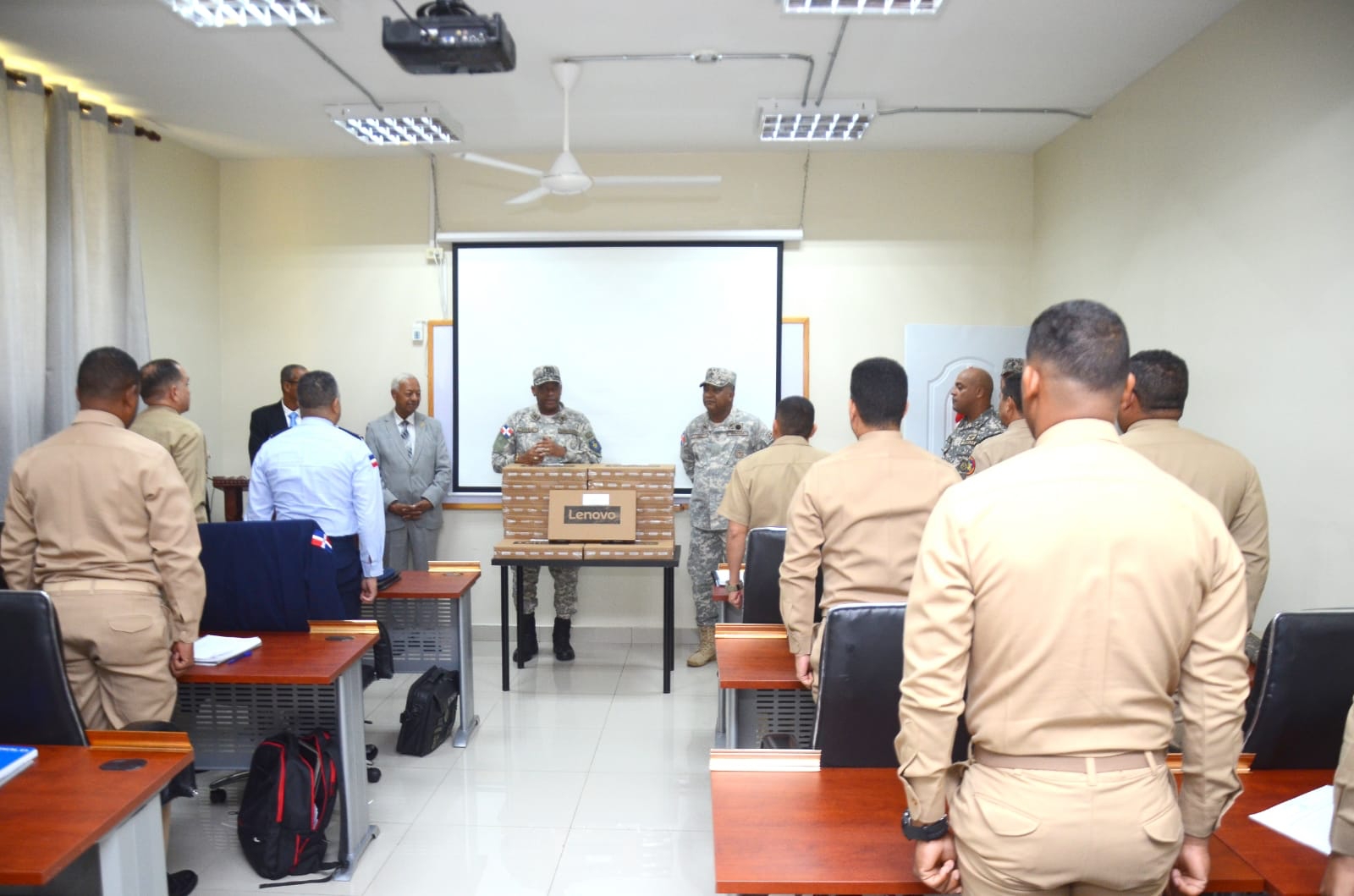 La Armada inicia "Curso Comando y Estado Mayor Naval" - Informativo ...